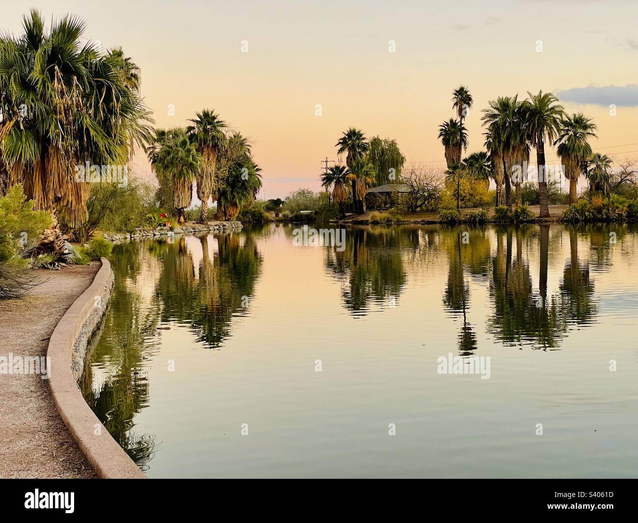 Desert neighborhood hi-res stock photography and images - Alamy