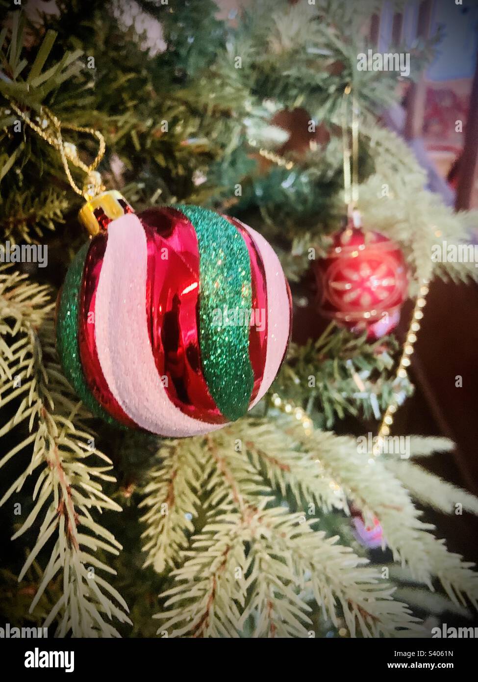 Tree with beads hi-res stock photography and images - Alamy