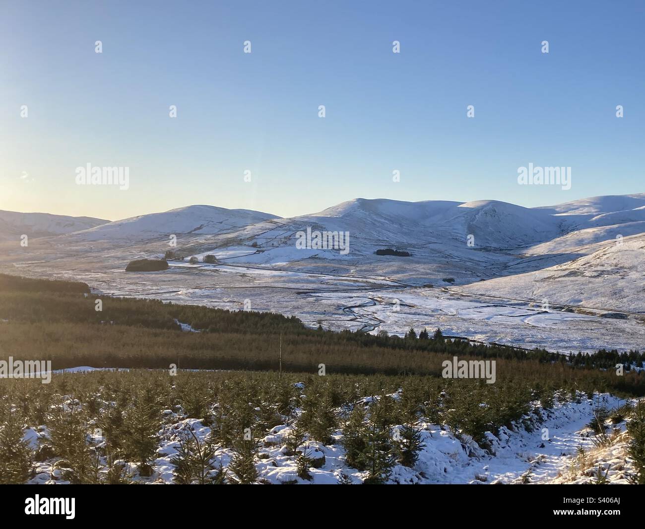 Snowfall hills hi-res stock photography and images - Alamy