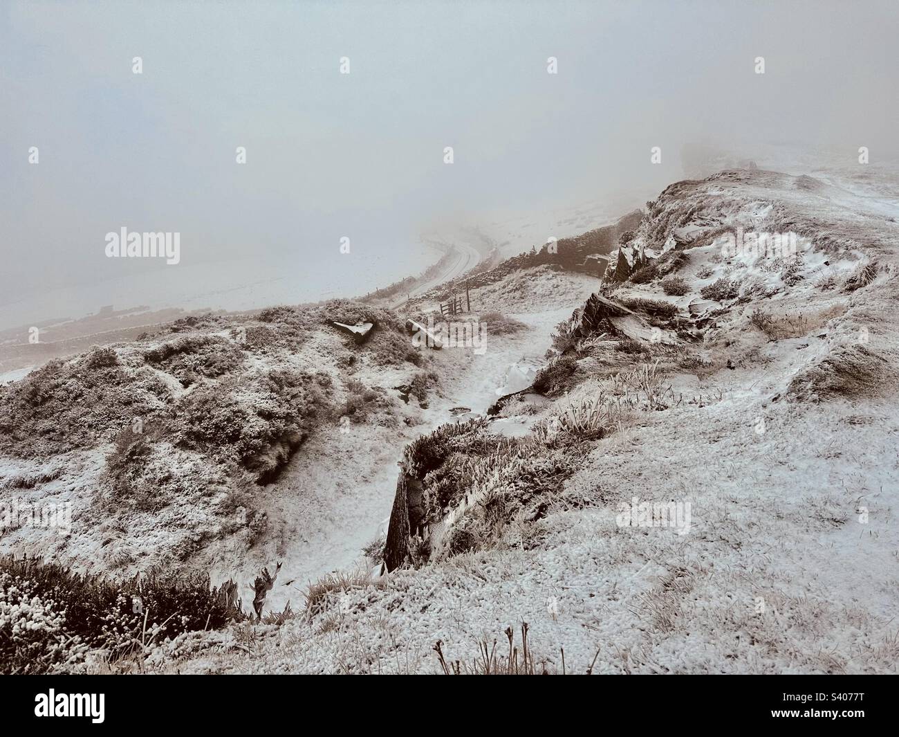 Windgather rocks peak district national park hi-res stock photography ...