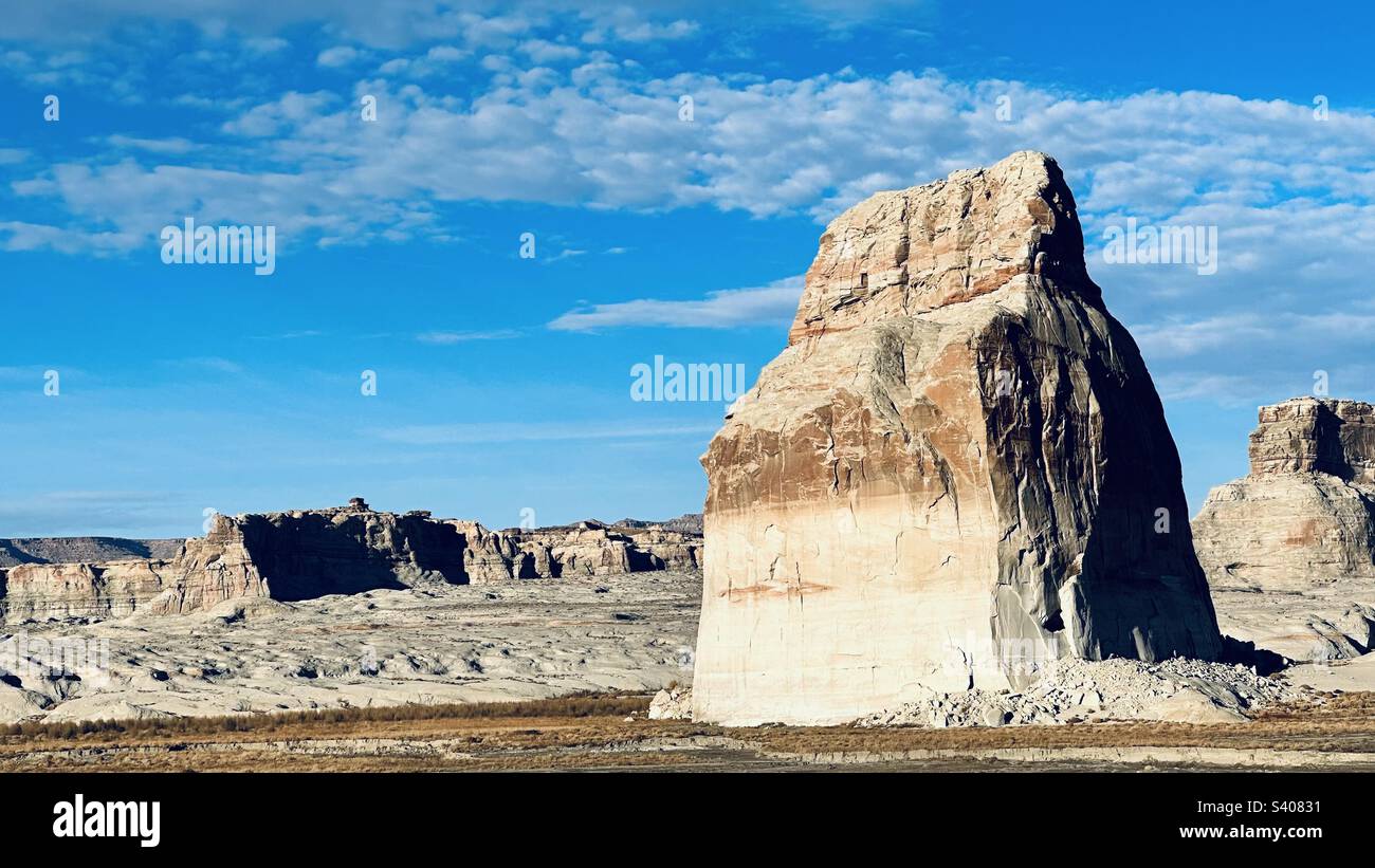 Lone rock hi-res stock photography and images - Alamy