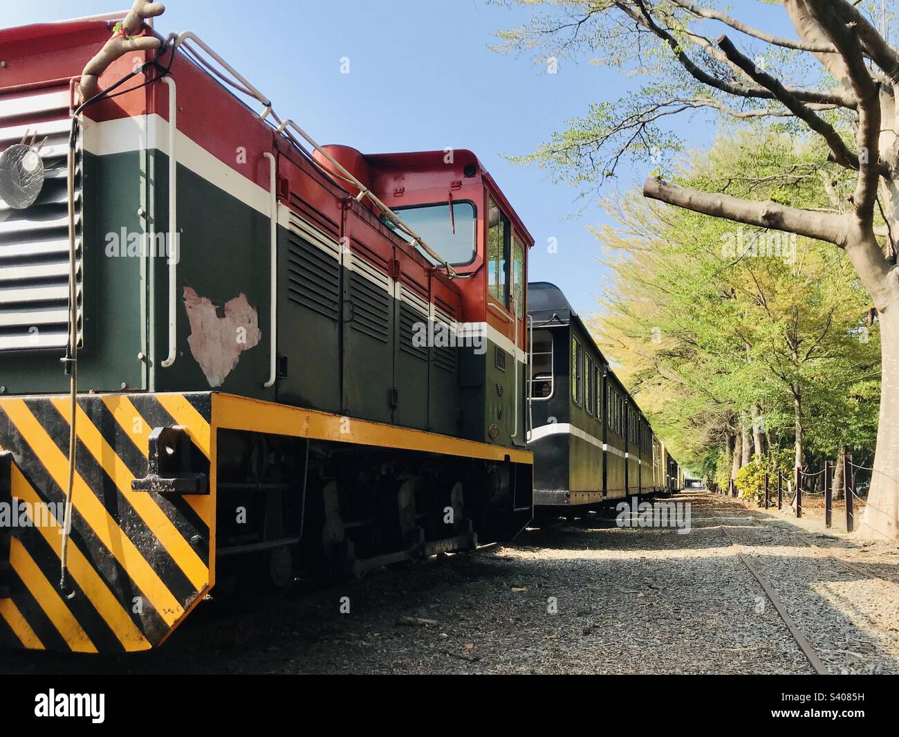 Tren rojo hi-res stock photography and images - Alamy