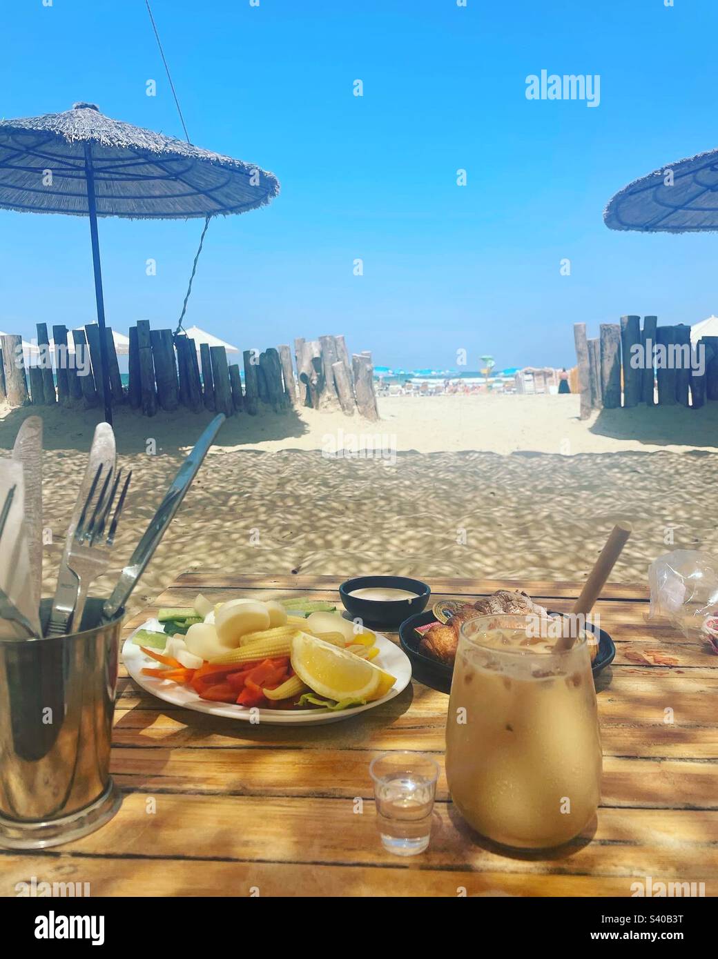 Breakfast on beach Stock Photo - Alamy