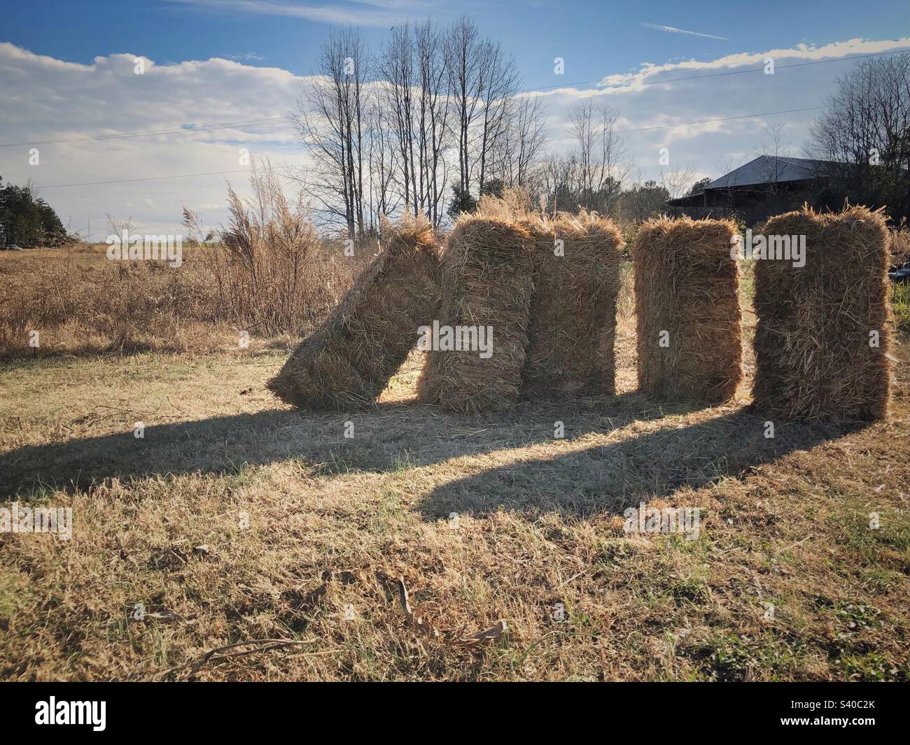 Straw bale stack hi-res stock photography and images - Alamy