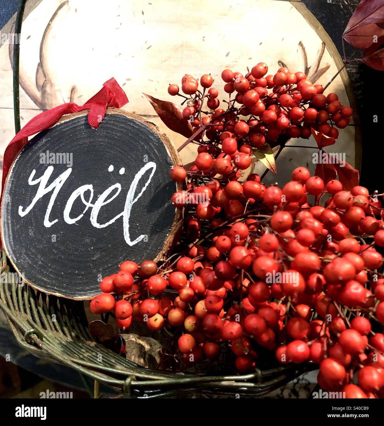 Noel Christmas berries Stock Photo - Alamy