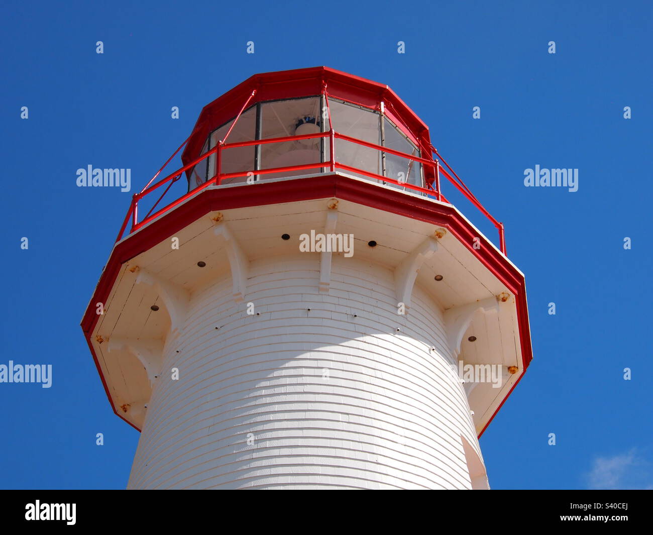 Lighthouse red white sky hi-res stock photography and images - Alamy