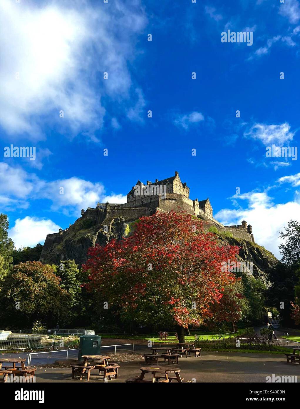 Edimburgh castle hi-res stock photography and images - Alamy