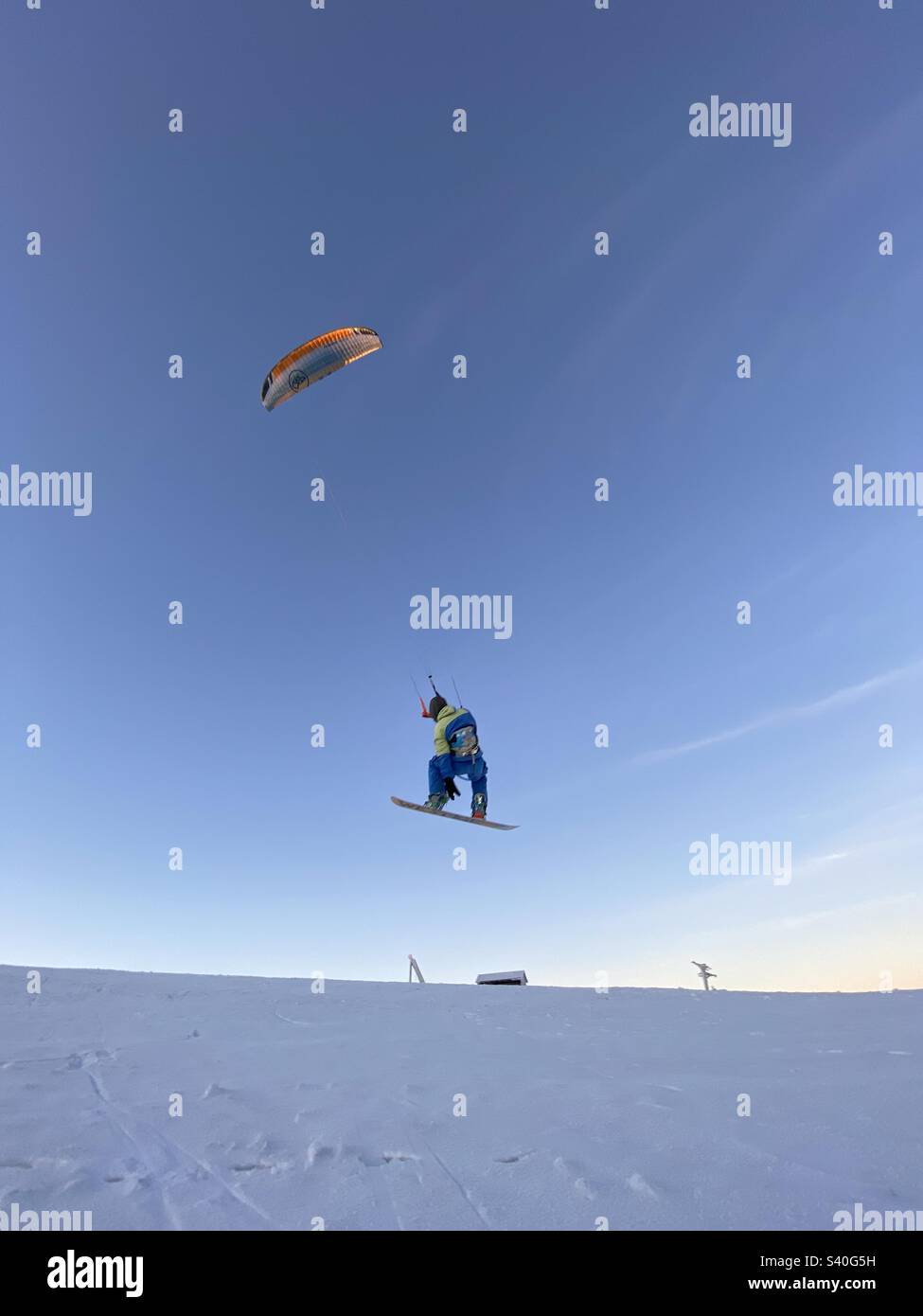 Snowkite hi-res stock photography and images - Alamy