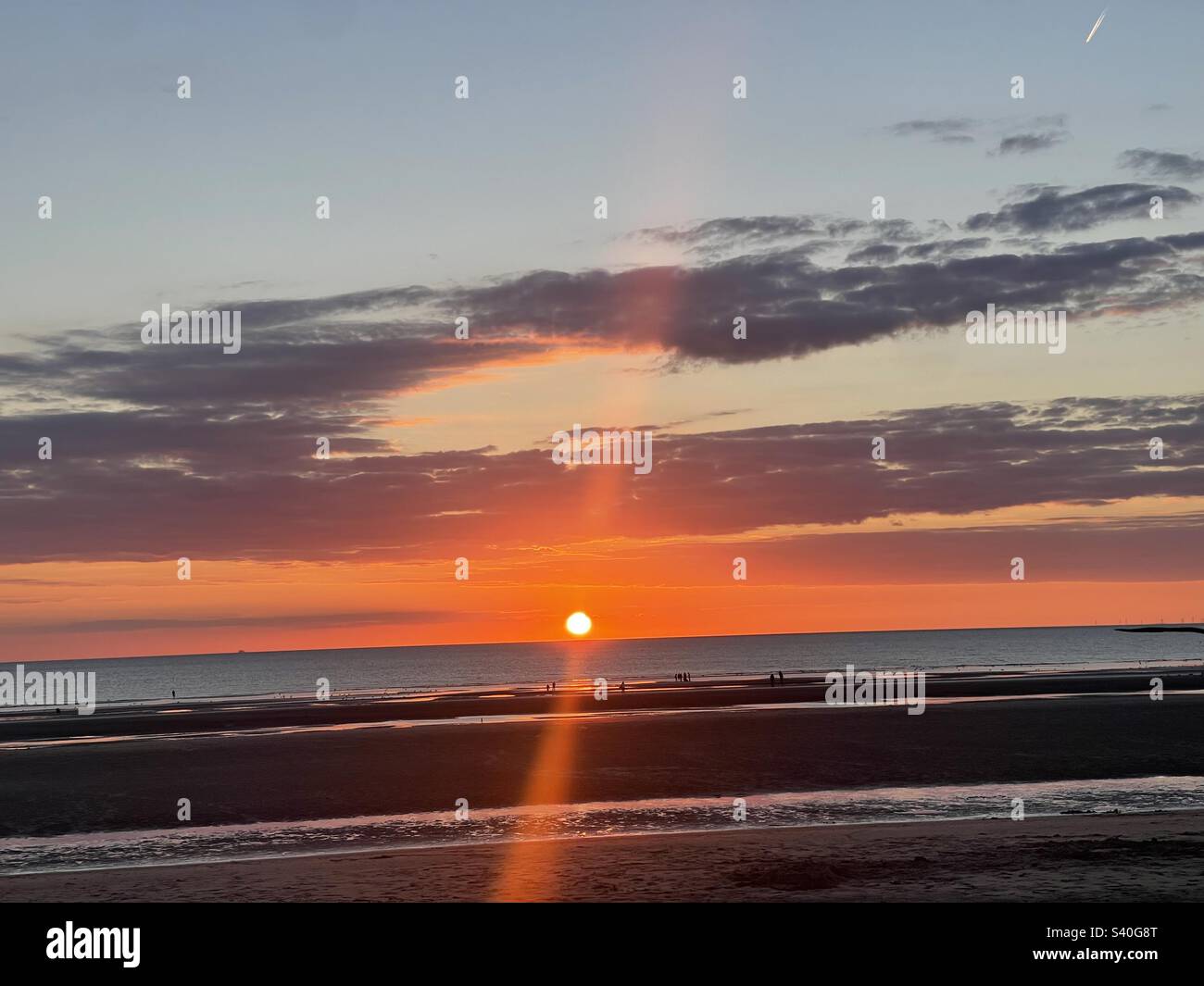 Blackpool promenade sunset, August 2022 Stock Photo - Alamy