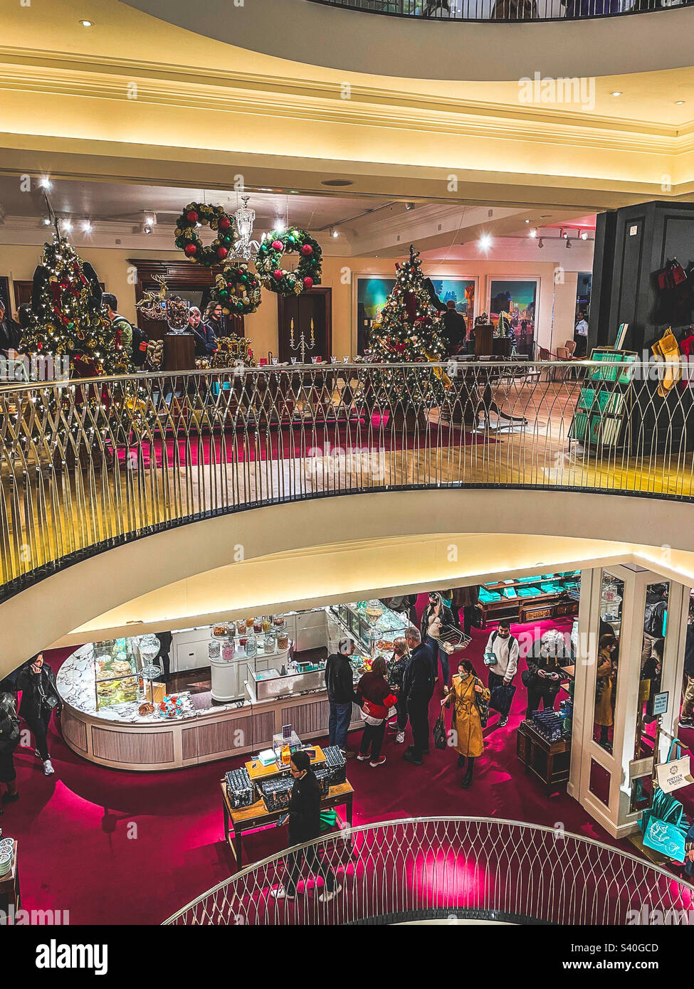 Fortnums masons hi-res stock photography and images - Alamy