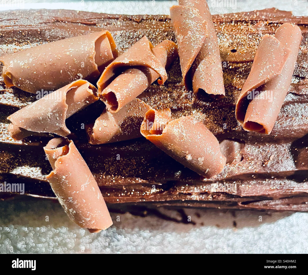 Chocolate log cake hi-res stock photography and images - Alamy
