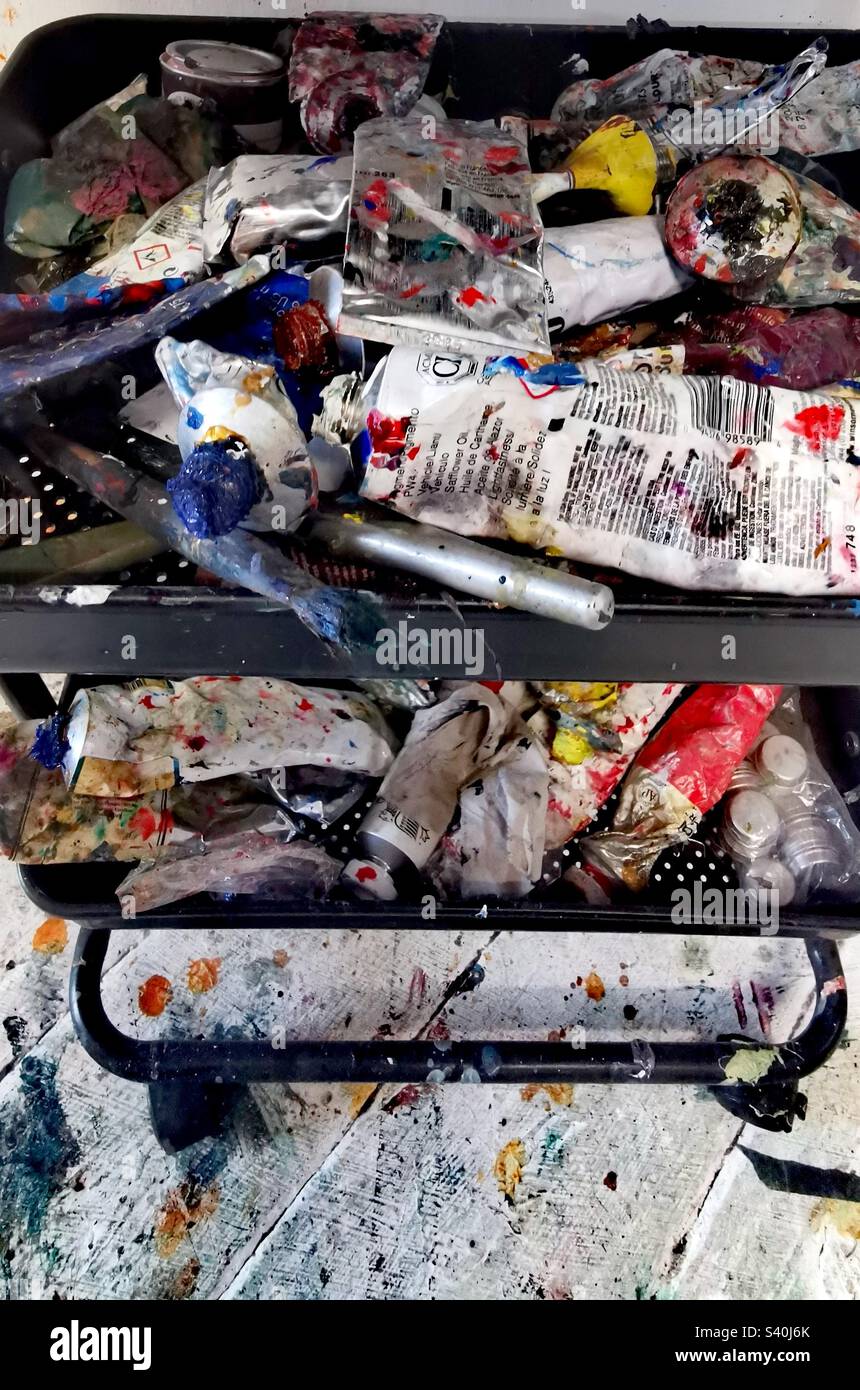 Artist paint tubes hi-res stock photography and images - Alamy