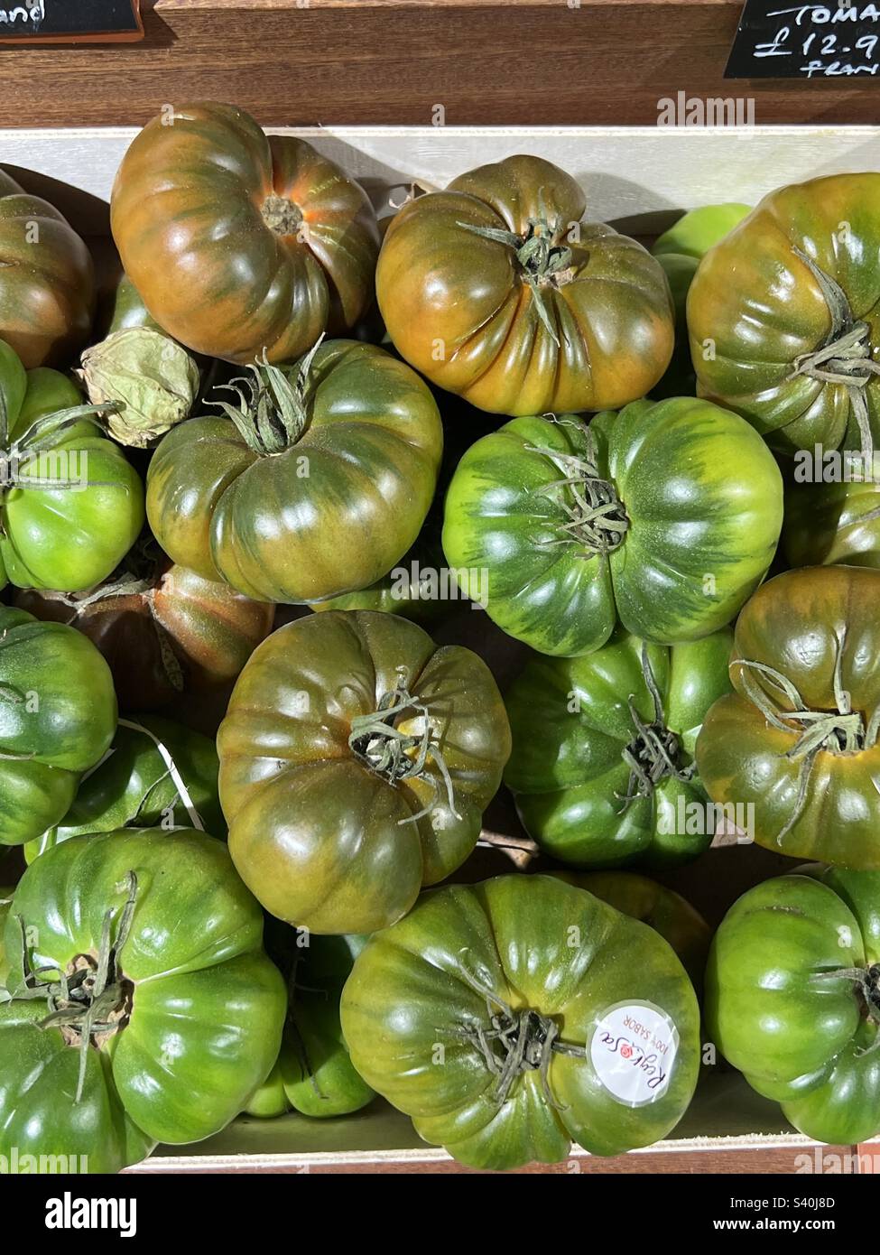 Large green tomatoes hi-res stock photography and images - Alamy