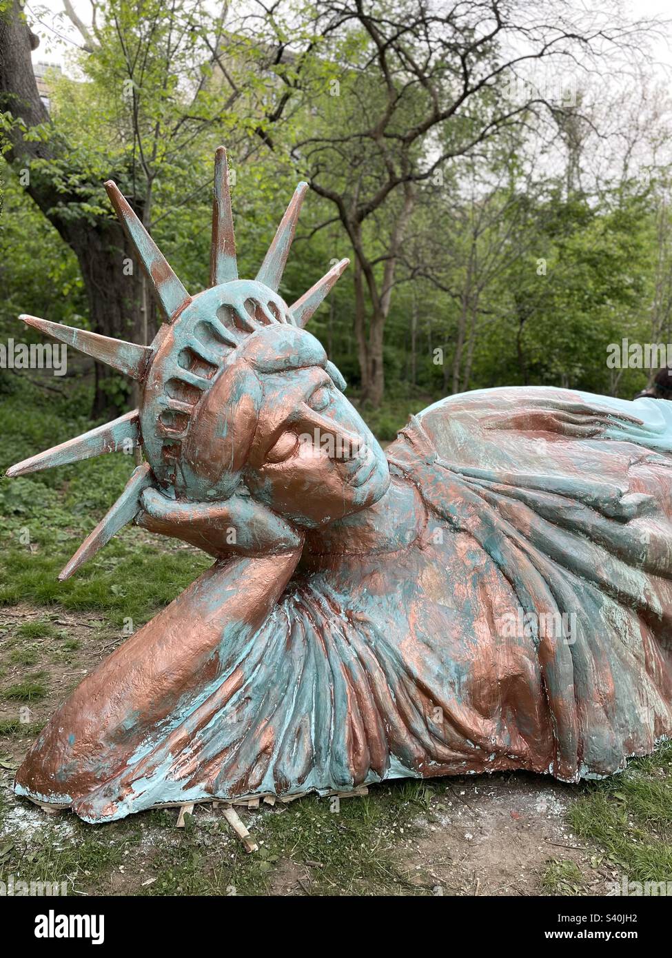 Statue laying down hi-res stock photography and images - Alamy
