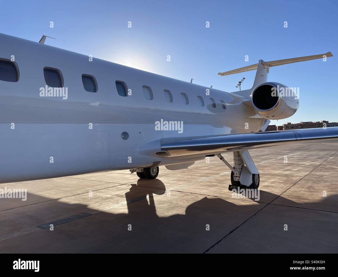 Private jet white hi-res stock photography and images - Alamy