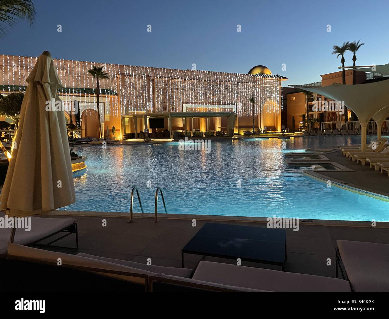 Hotel pool party hi-res stock photography and images - Alamy