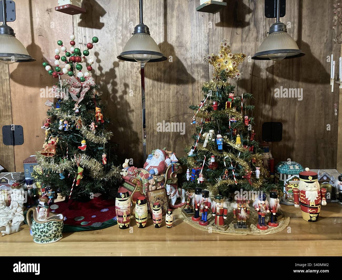 Diner bar shelf hi-res stock photography and images - Alamy