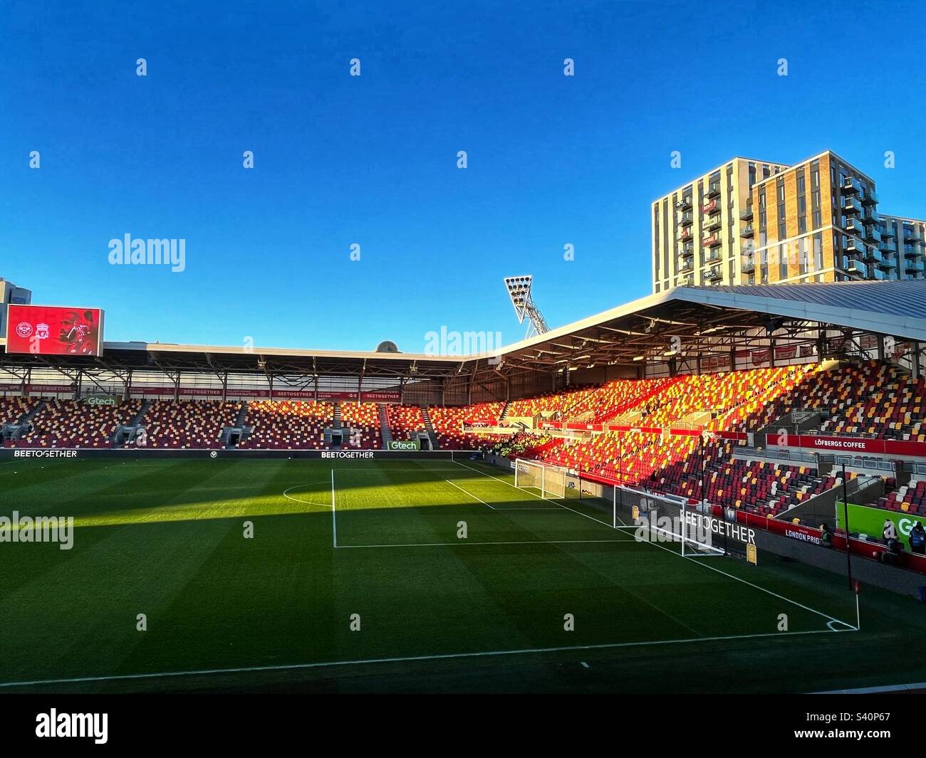 Gtech community stadium pitch hi-res stock photography and images - Alamy