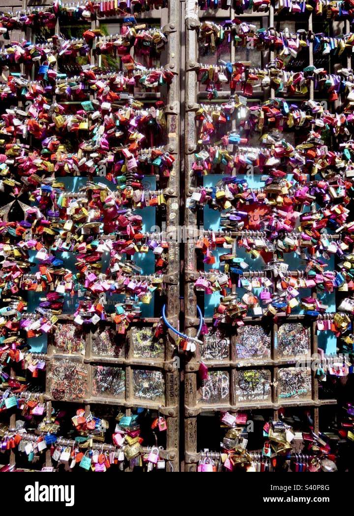 Love locks on gate hi-res stock photography and images - Alamy