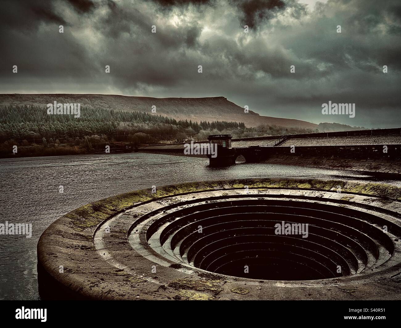 Ladybower reservoir plug hole hi-res stock photography and images - Alamy