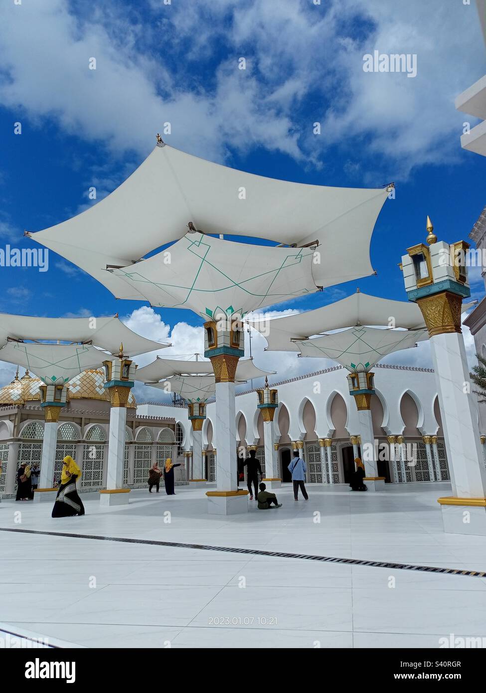 Mosque of indonesia hi-res stock photography and images - Alamy