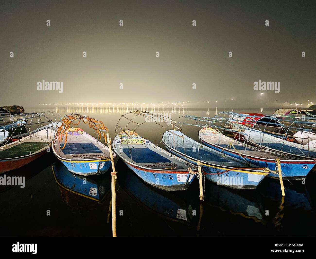 Flash boat hi-res stock photography and images - Alamy