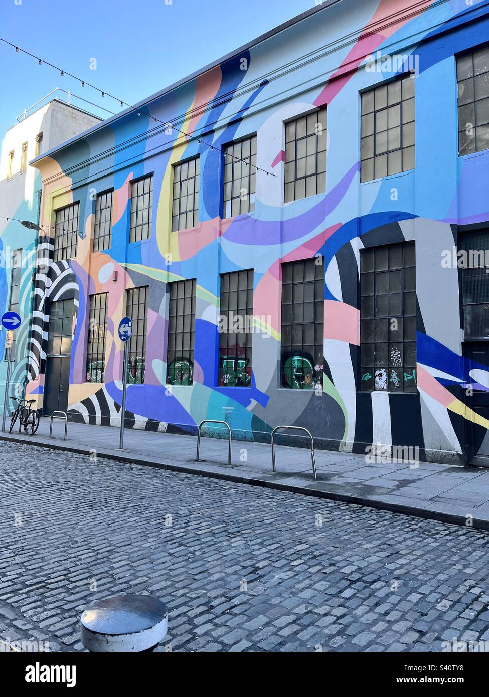 Temple bar street art tour hi-res stock photography and images - Alamy