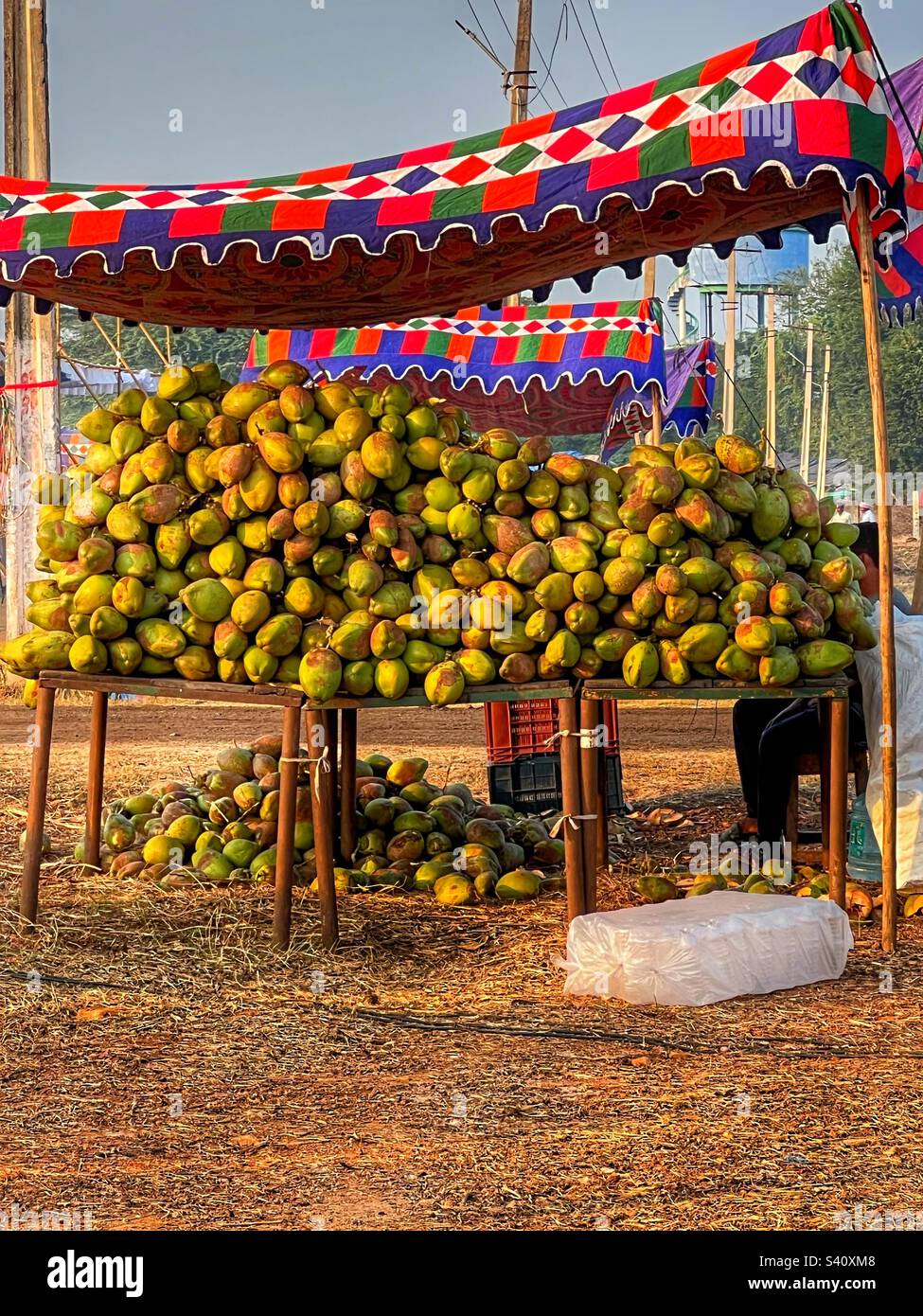 Coconut stall hi-res stock photography and images - Alamy