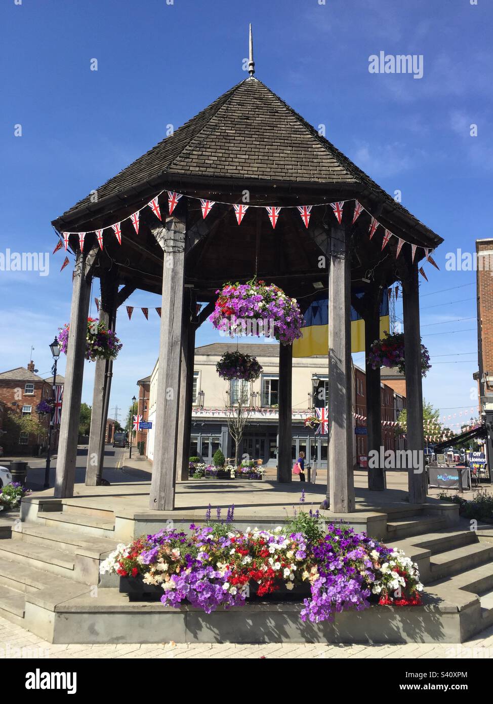 Bandstand with union jack flags and flowers hi-res stock photography ...