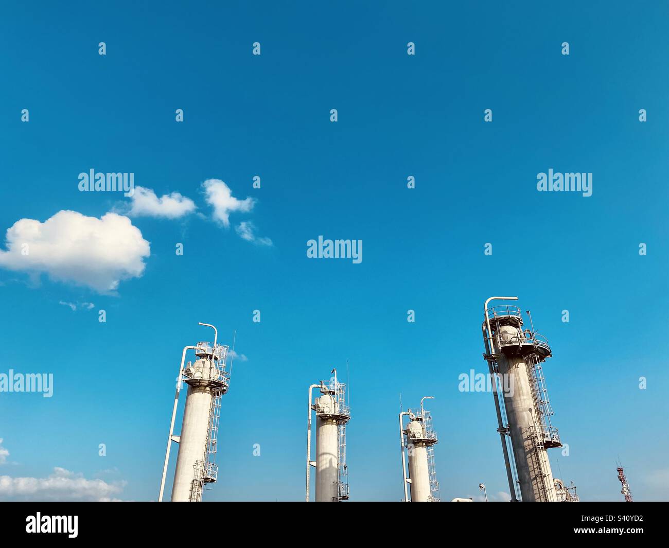 Destilation tower hi-res stock photography and images - Alamy