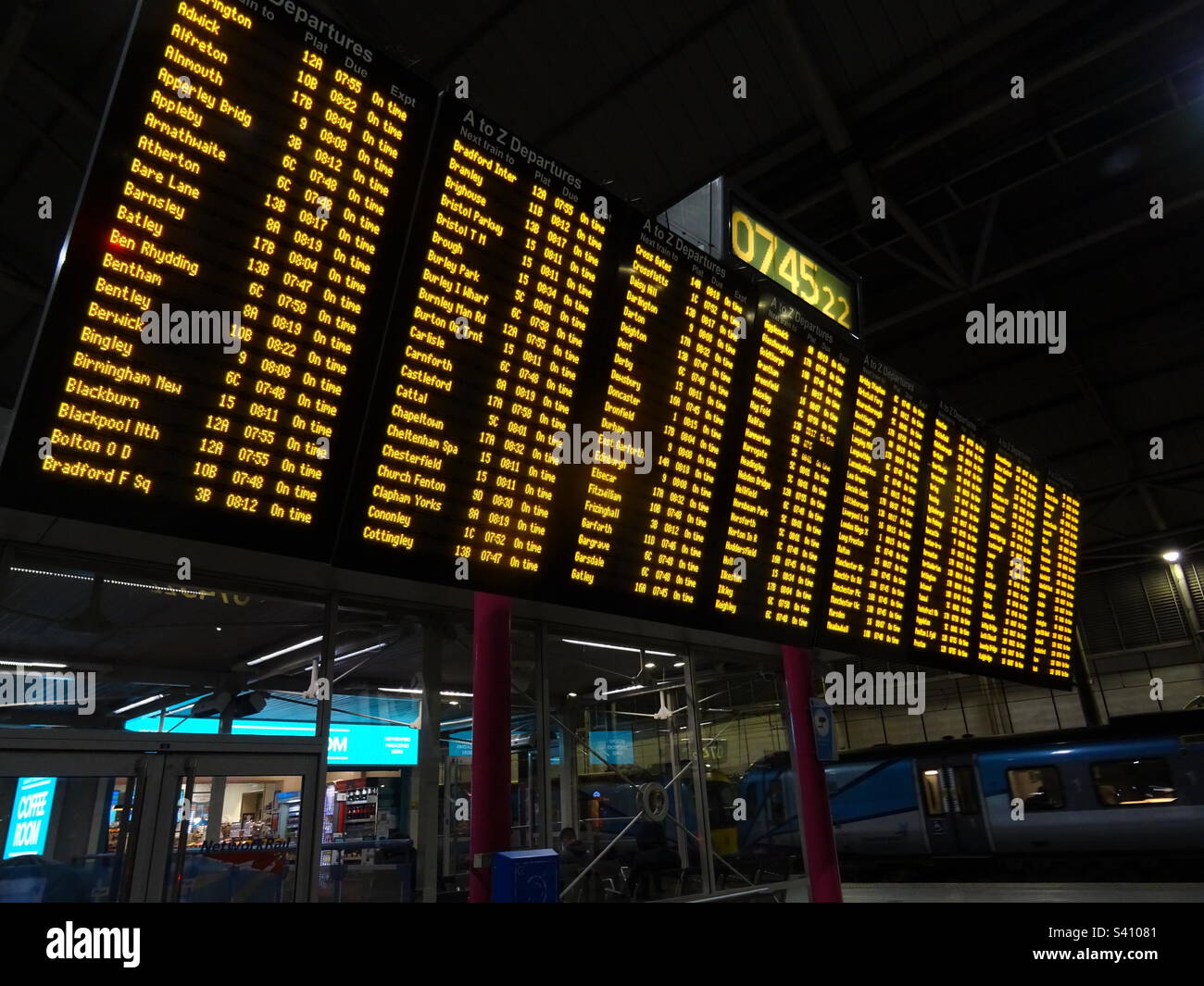 Departure board train hi-res stock photography and images - Alamy
