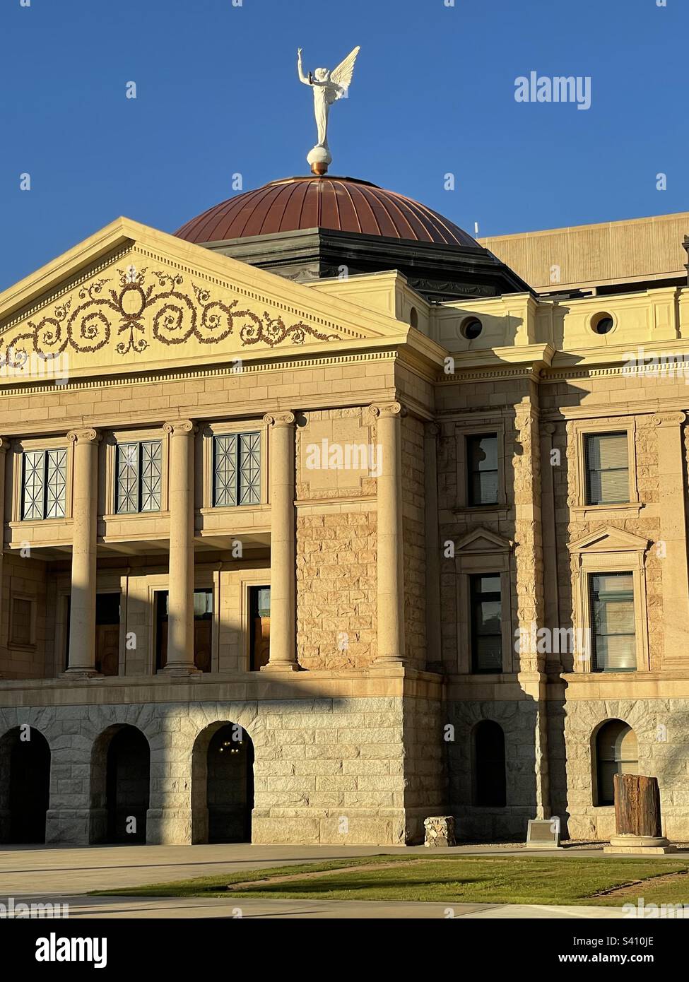 Copper dome hi-res stock photography and images - Alamy