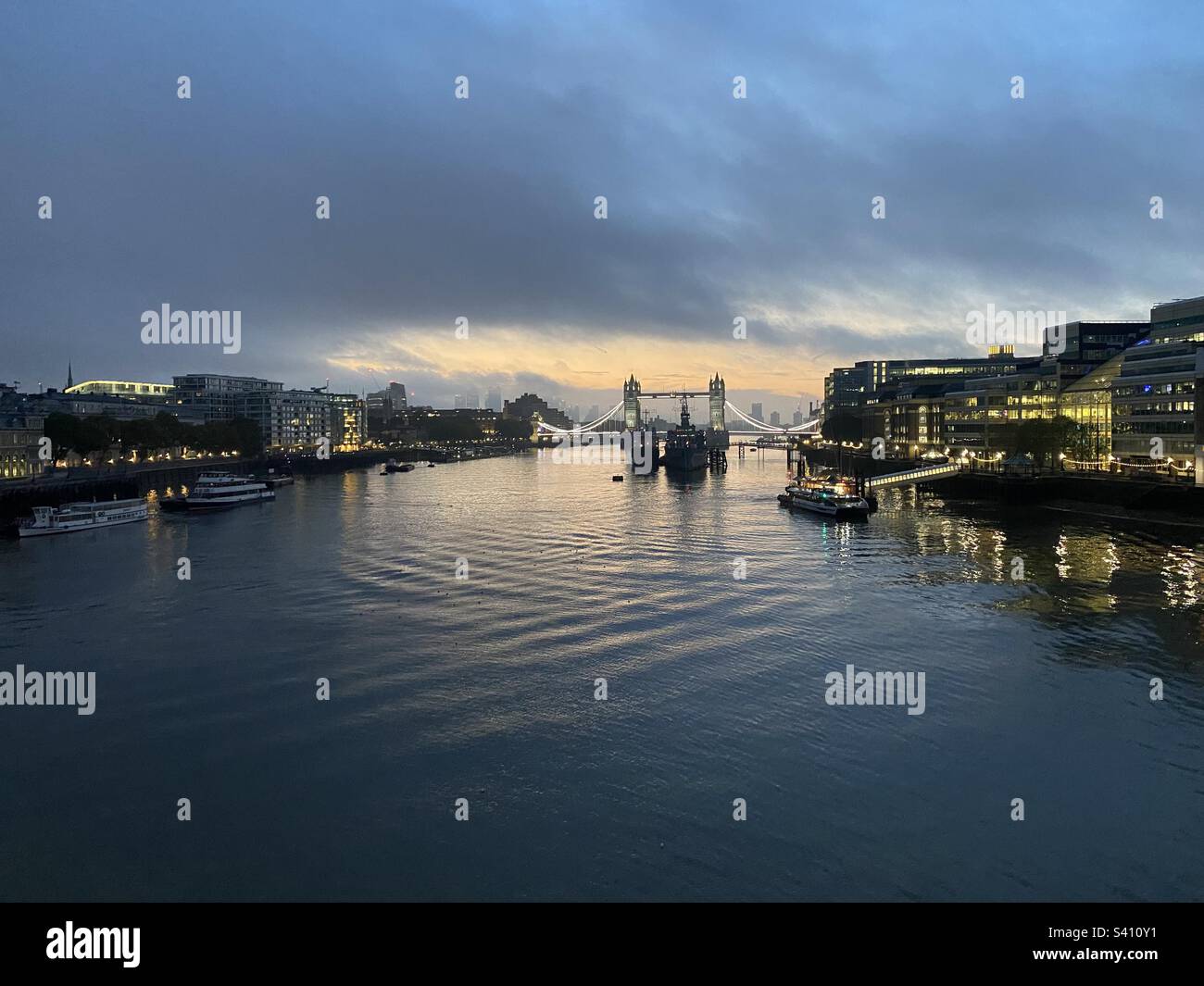 Tower bridge view hi-res stock photography and images - Alamy