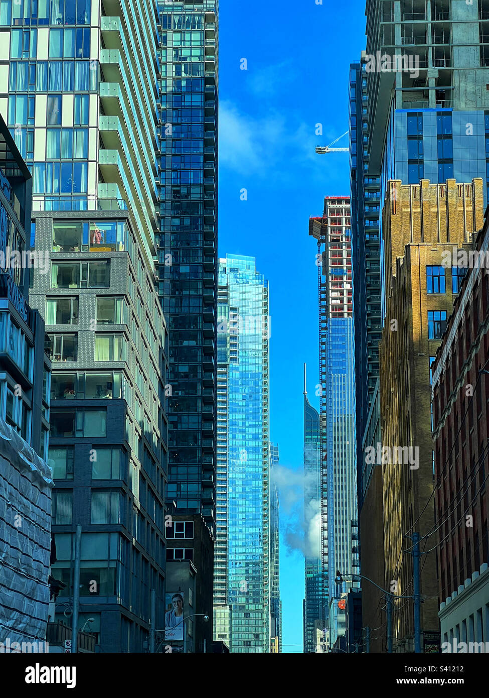 Toronto office buildings hi-res stock photography and images - Alamy
