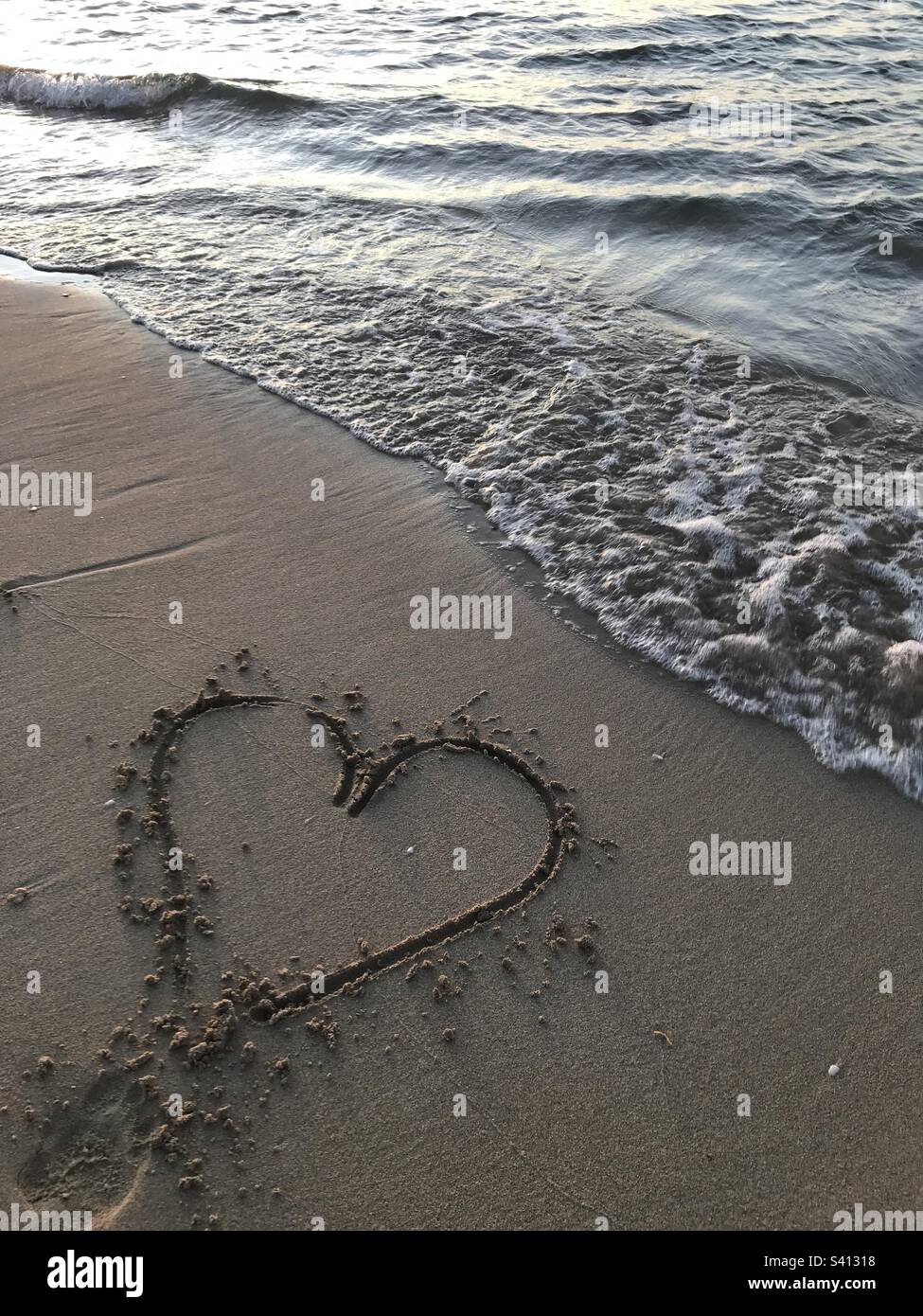 Love waves hi-res stock photography and images - Alamy