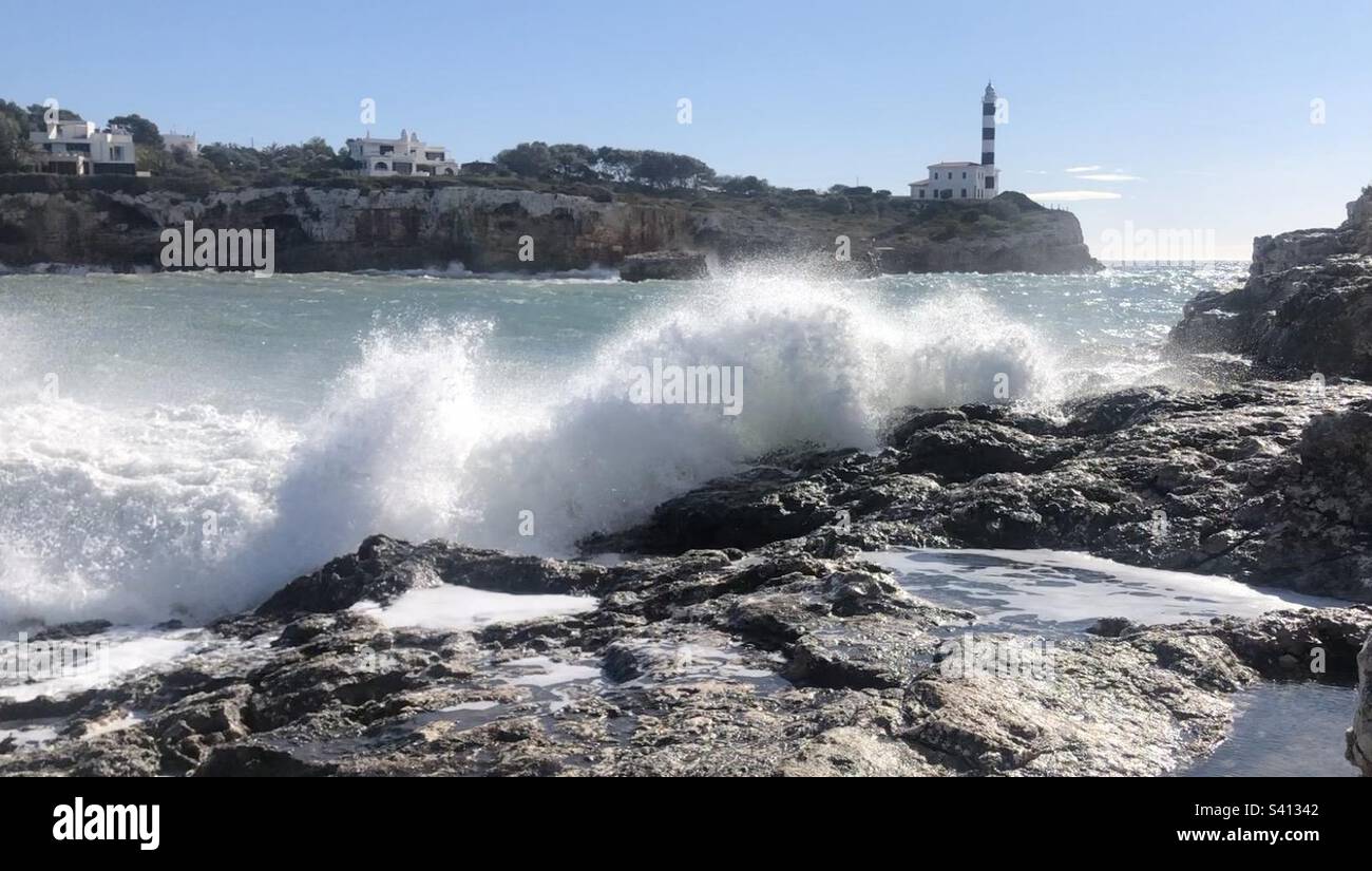 Brave the waves hi-res stock photography and images - Alamy