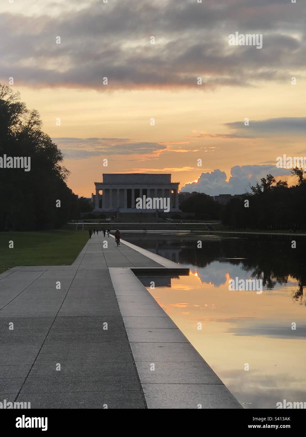 Lincoln memorial reflecting pool hi-res stock photography and images ...