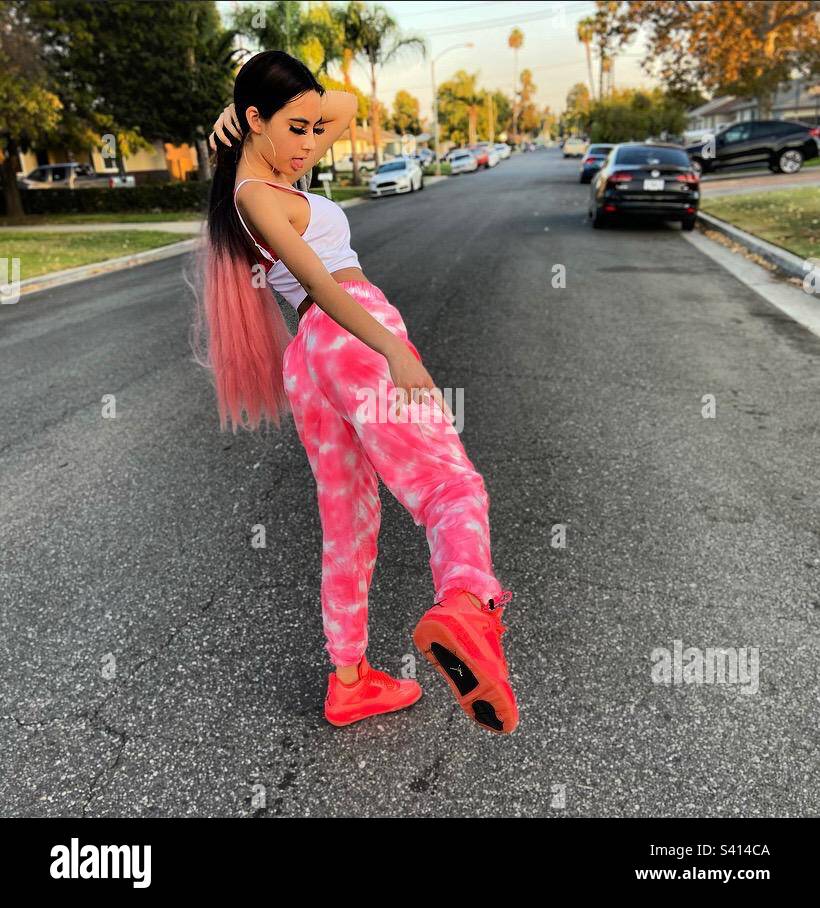 Vibin hi-res stock photography and images - Alamy