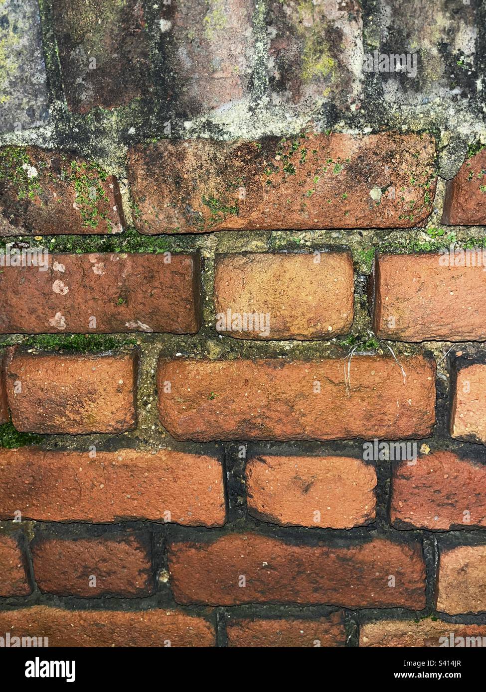 Old bricks hi-res stock photography and images - Alamy