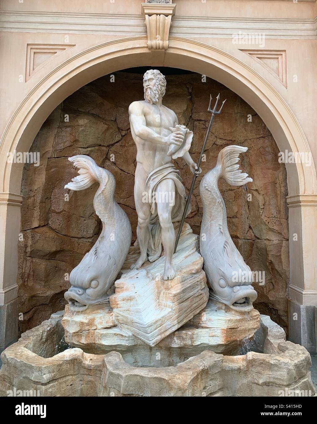 Zeus statue hi-res stock photography and images - Alamy