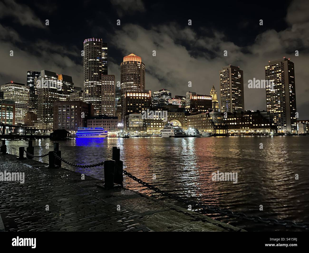 Nightime clouds hi-res stock photography and images - Alamy