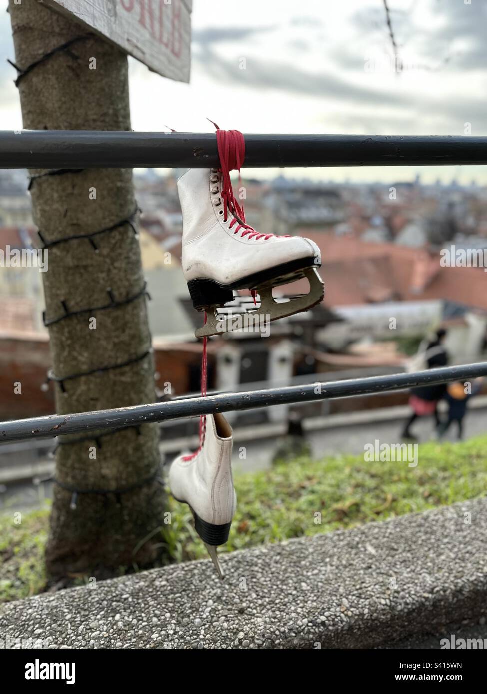 Ice scating hi-res stock photography and images - Alamy