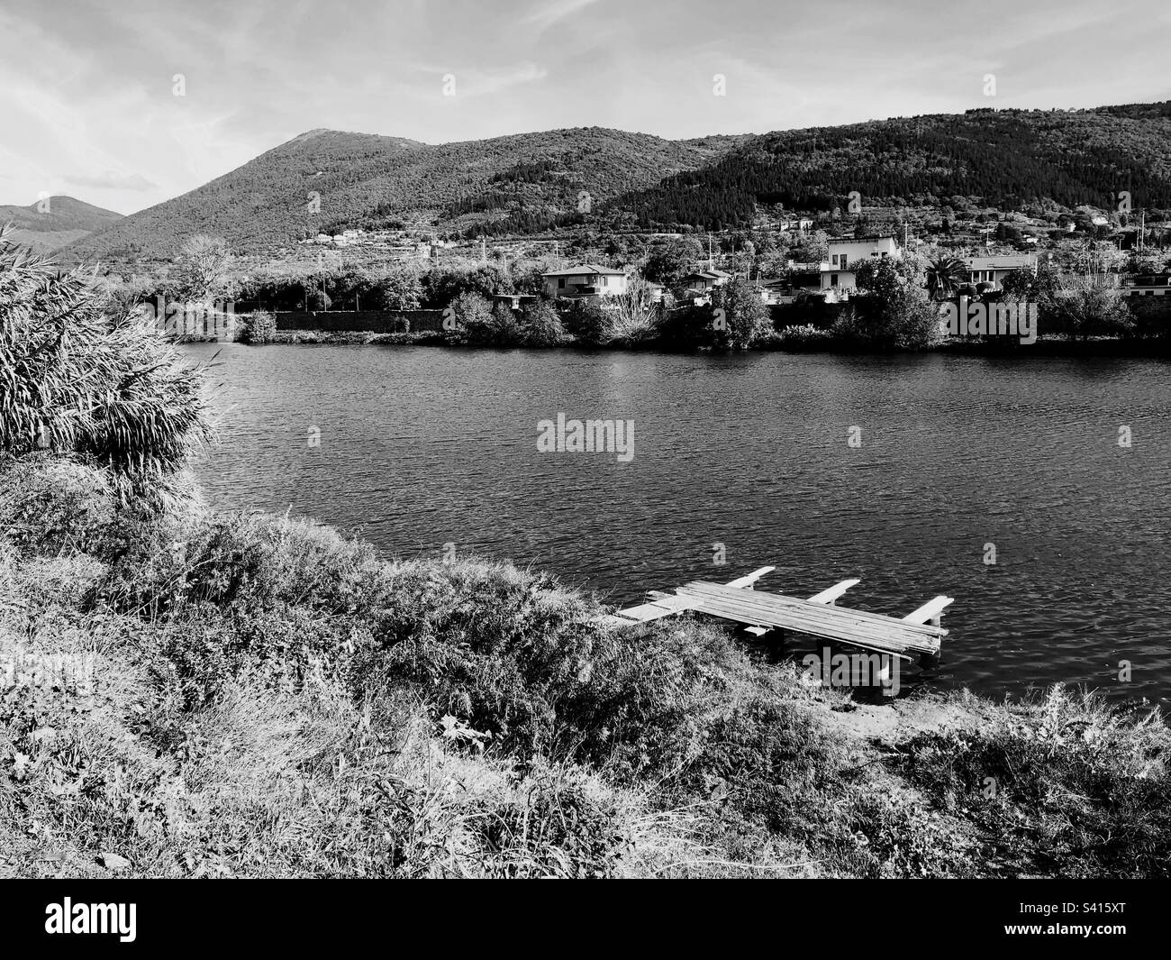 Fiume nero hi-res stock photography and images - Alamy