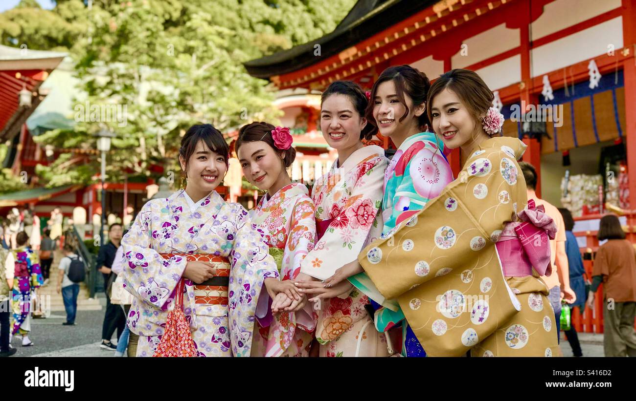 Kimonos hi-res stock photography and images - Alamy
