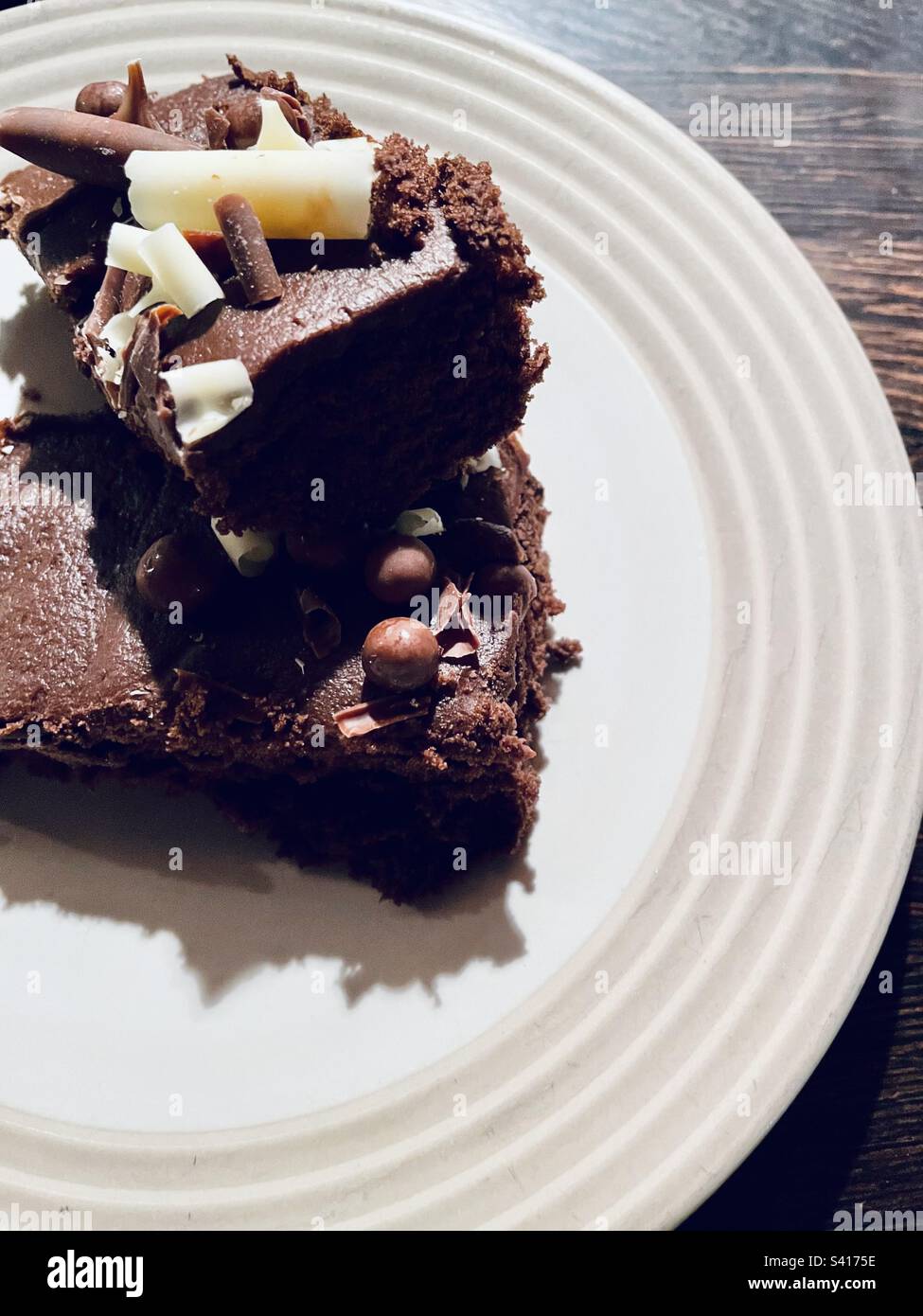 Tray cake hi-res stock photography and images - Alamy