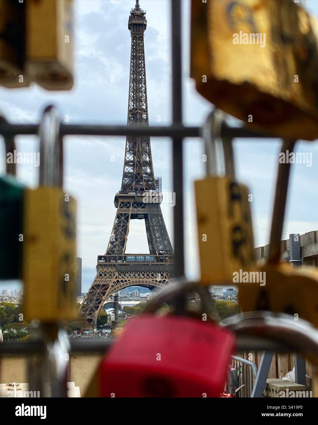 Torre eiffel paris hi-res stock photography and images - Alamy