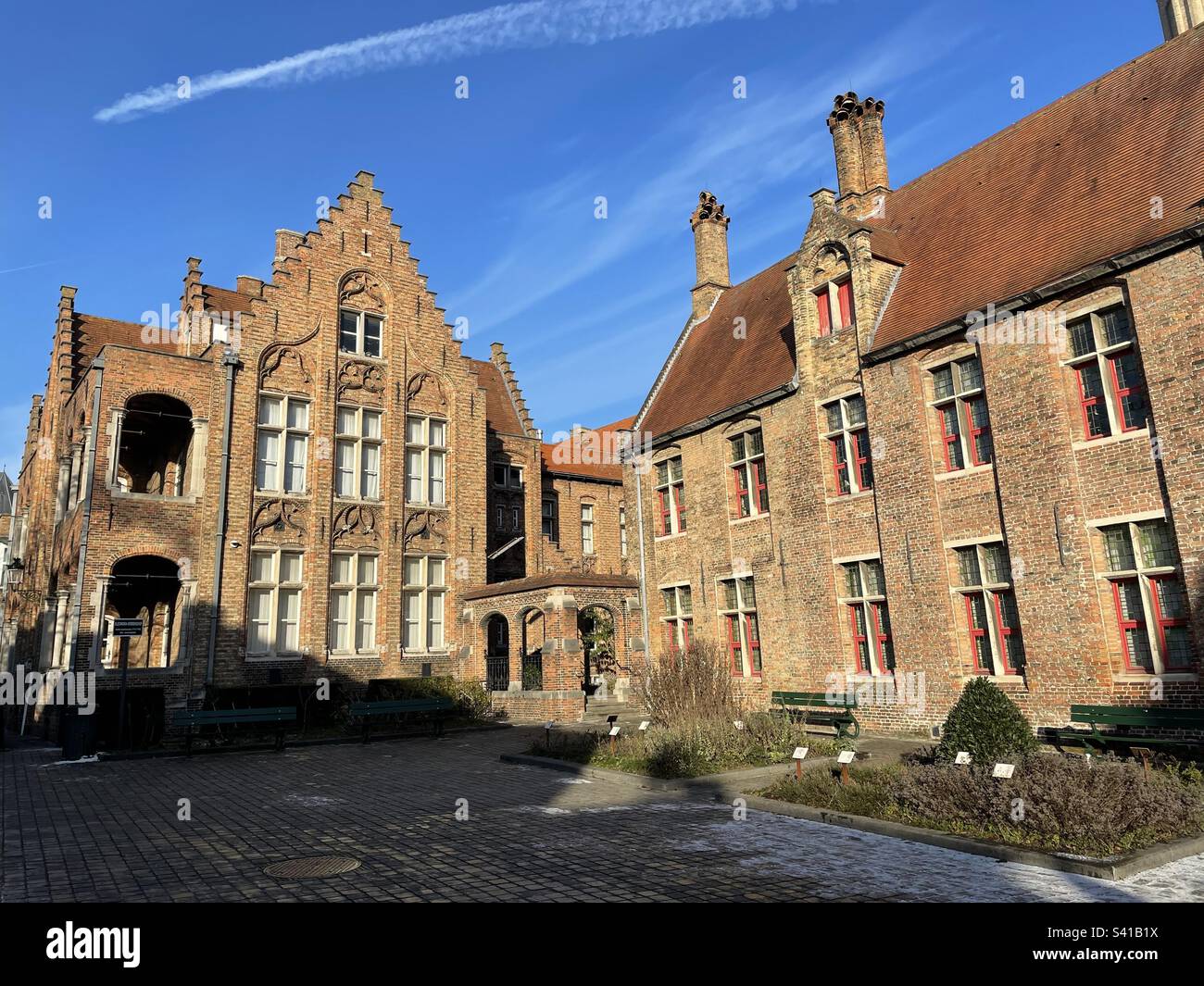 Old buildings brugge belgium hi-res stock photography and images - Alamy