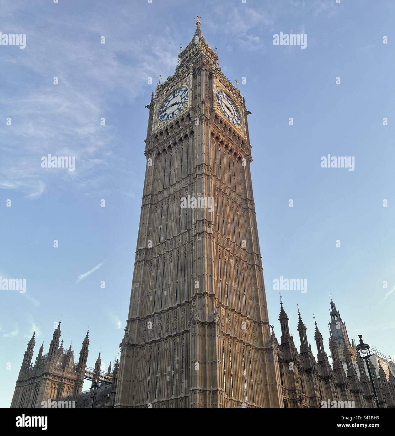 Elizabeth tower and big ben hi-res stock photography and images - Alamy