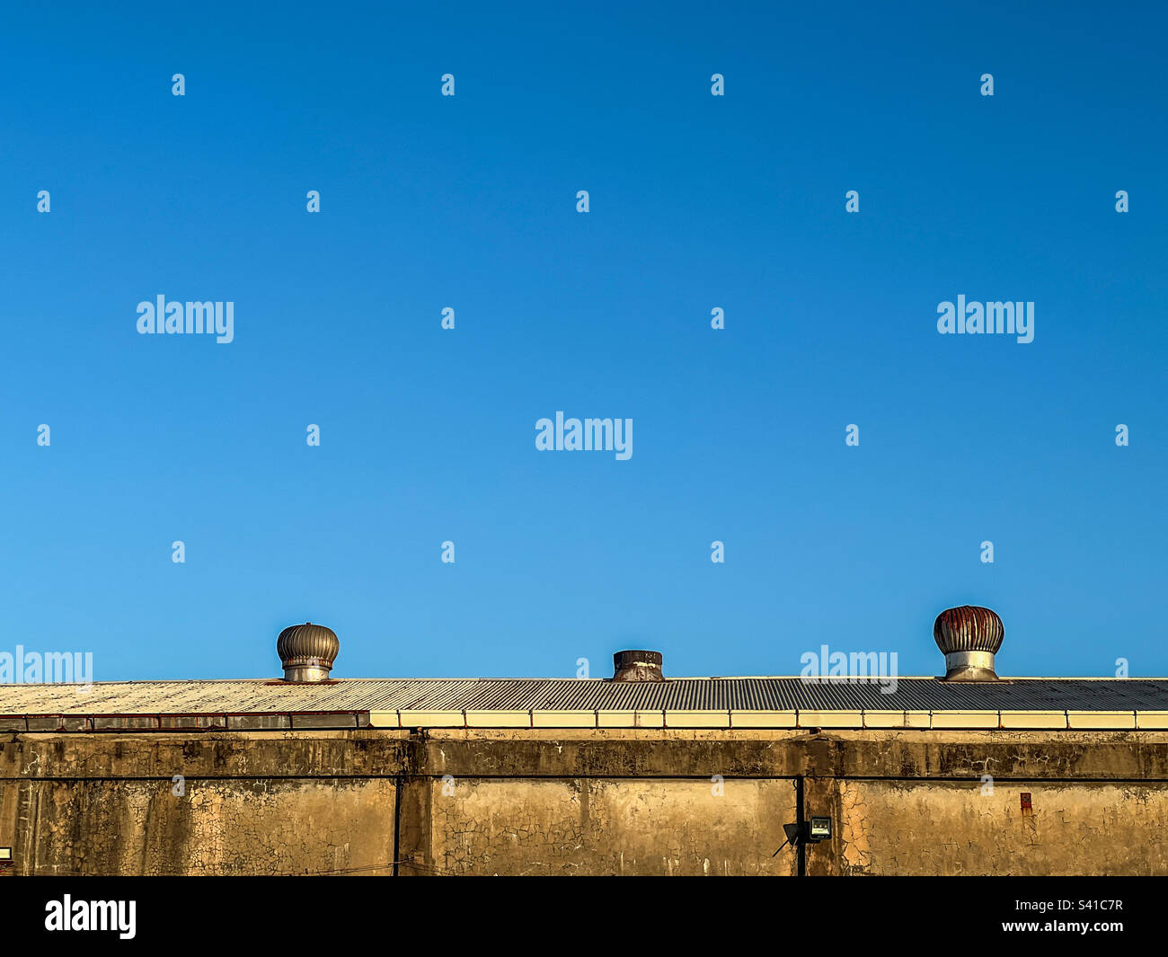 Old factory roof hi-res stock photography and images - Alamy