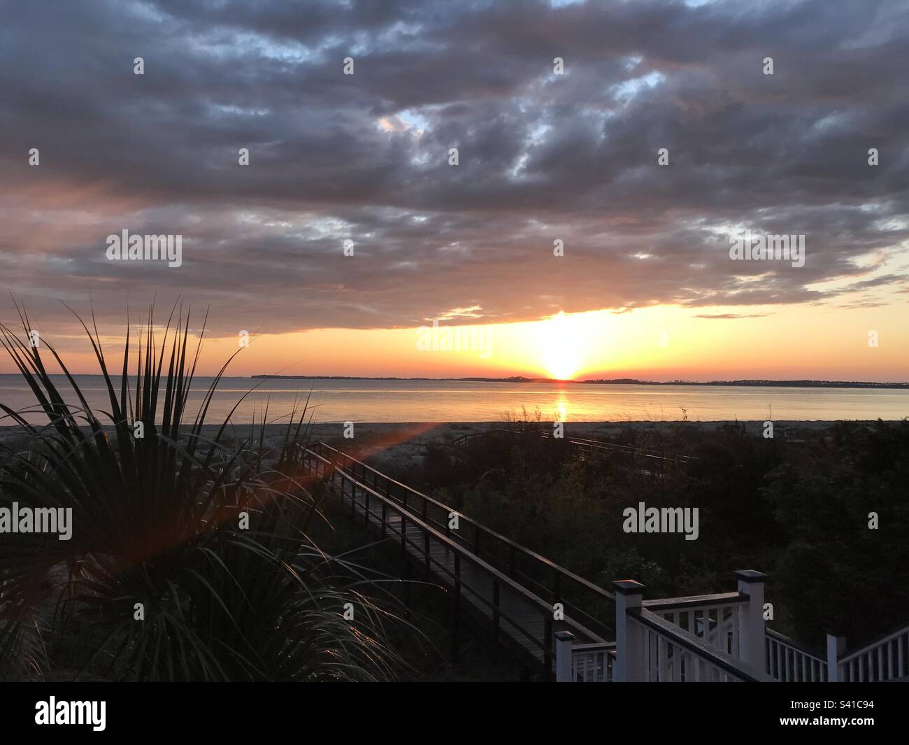 Ocean and beach sunset hi-res stock photography and images - Alamy